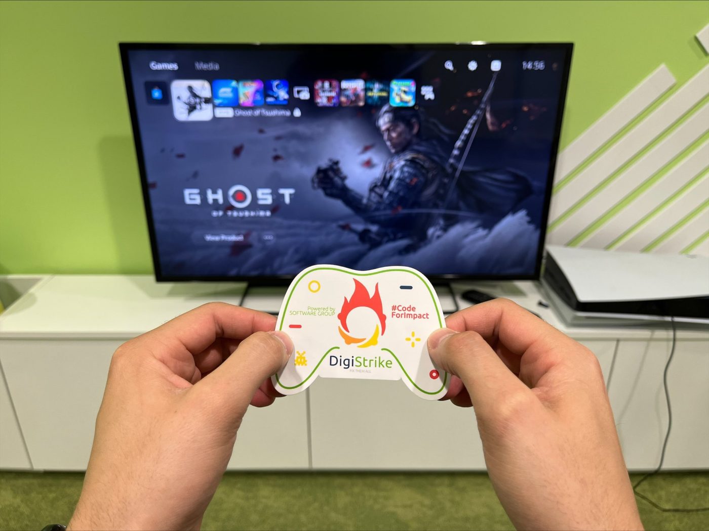 Проекти за дигитални плащания, геймификация и много приятели ...